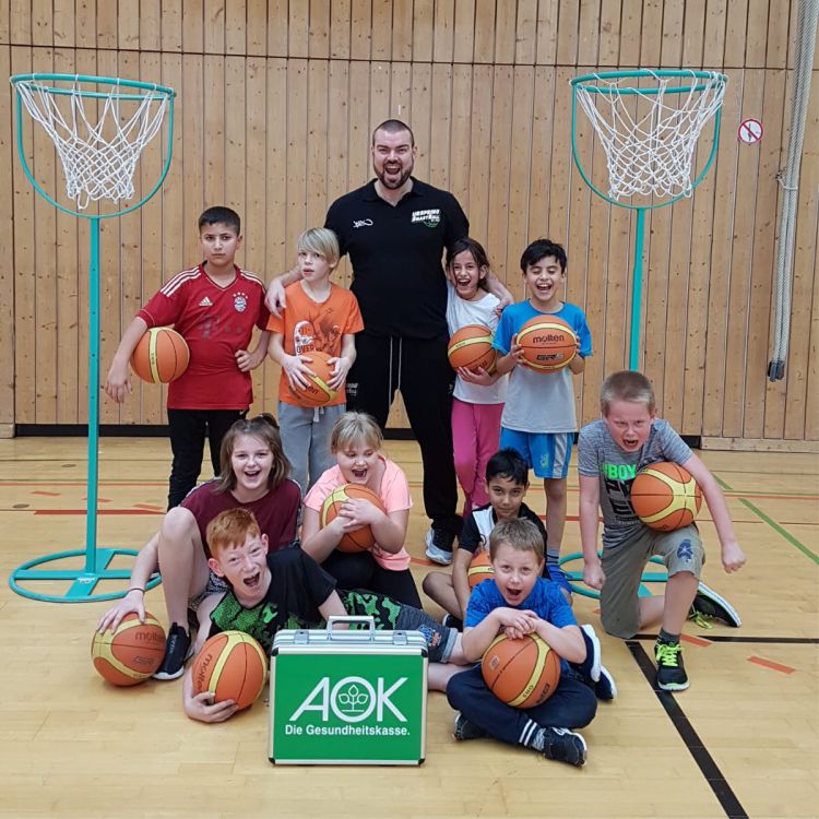 AOK - BASKETBALL MACHT SCHULE - TEAM EHINGEN URSPRING
